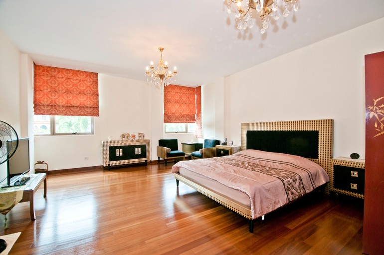 Landed Property for Sale - Chiltern Drive Bungalow (Braddel Heights)