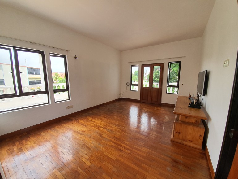 Landed Property for Sale - Charming Corner Terrace @ Parry Rd